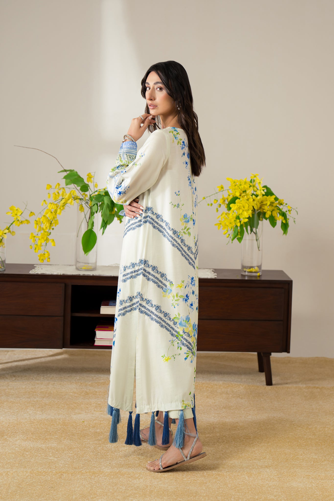 Luxury Kaftan Dresses Design in Pakistan – Ammara Khan