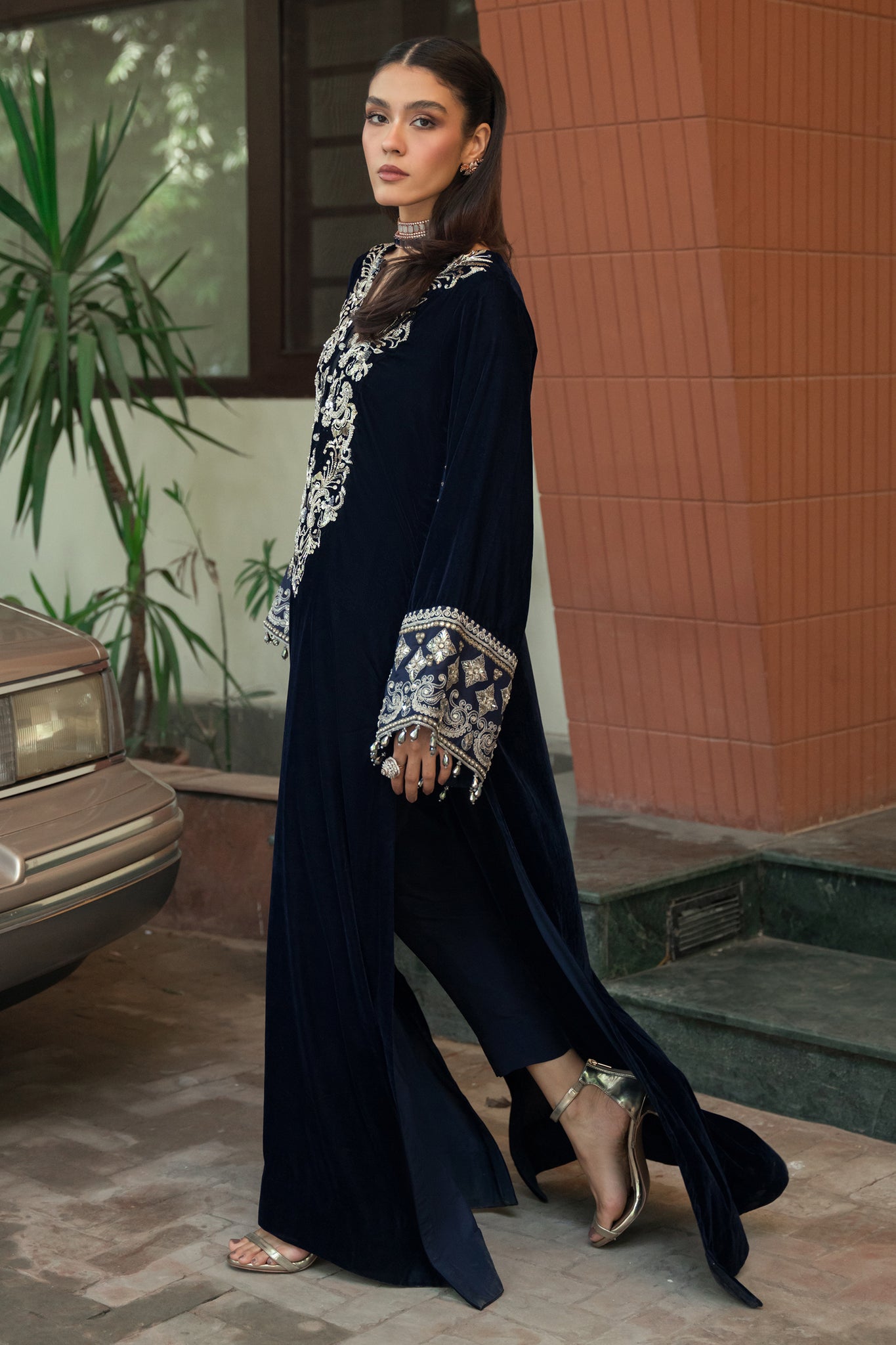 Luxury Velvet Kaftan Dress Designs in Pakistan – Ammara Khan