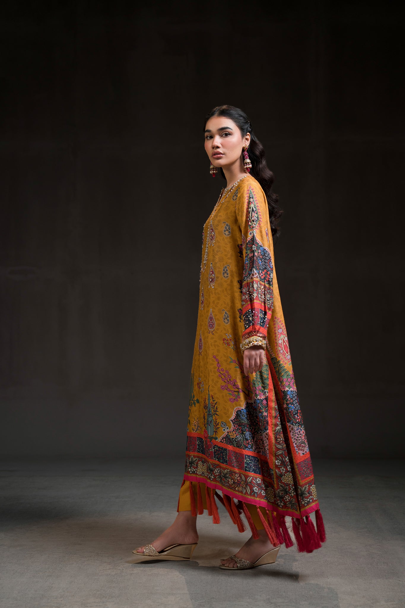 Luxury Kaftan Dresses Design in Pakistan – Ammara Khan