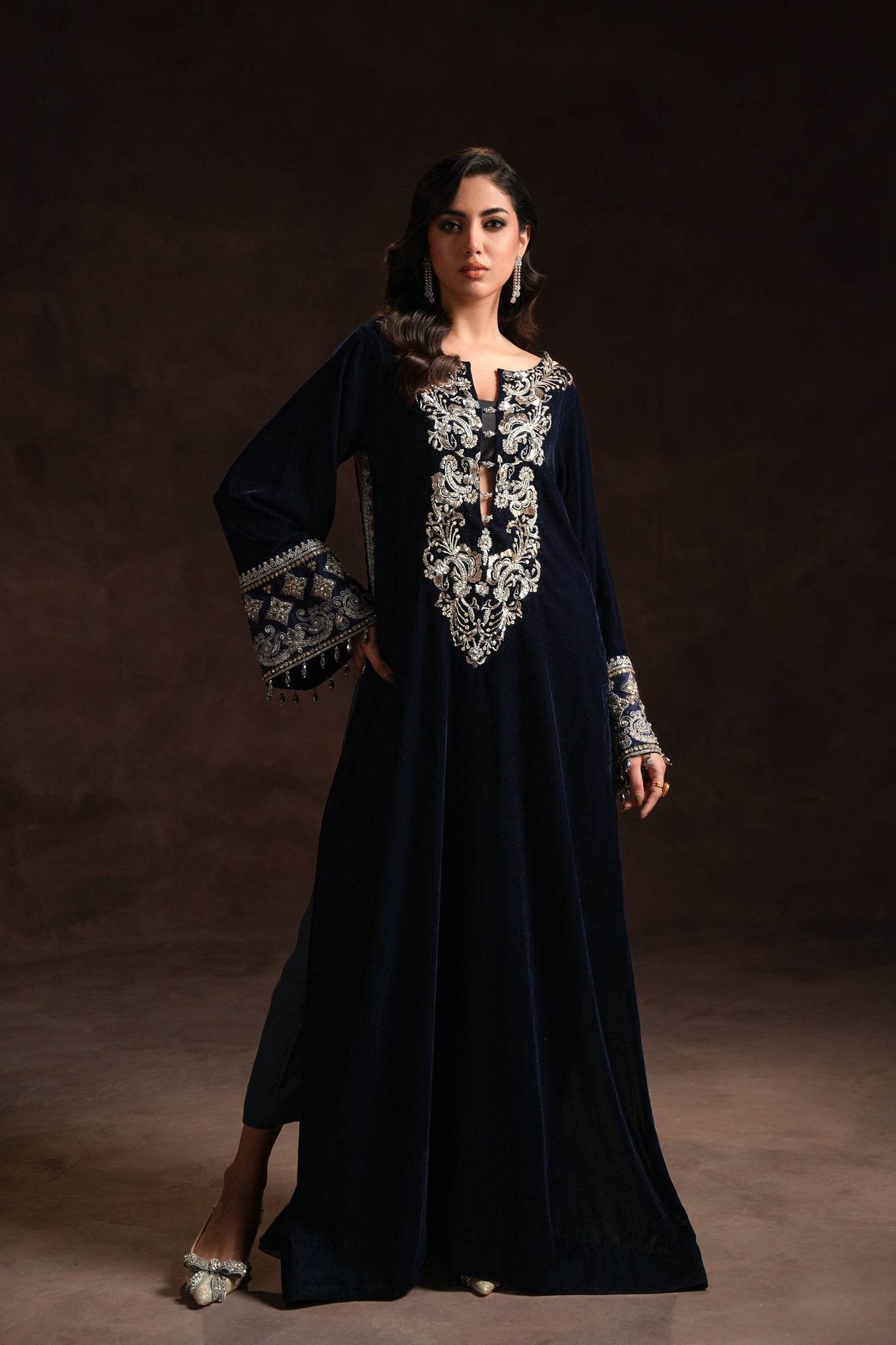 Luxury Velvet Kaftan Dress Designs in Pakistan – Ammara Khan