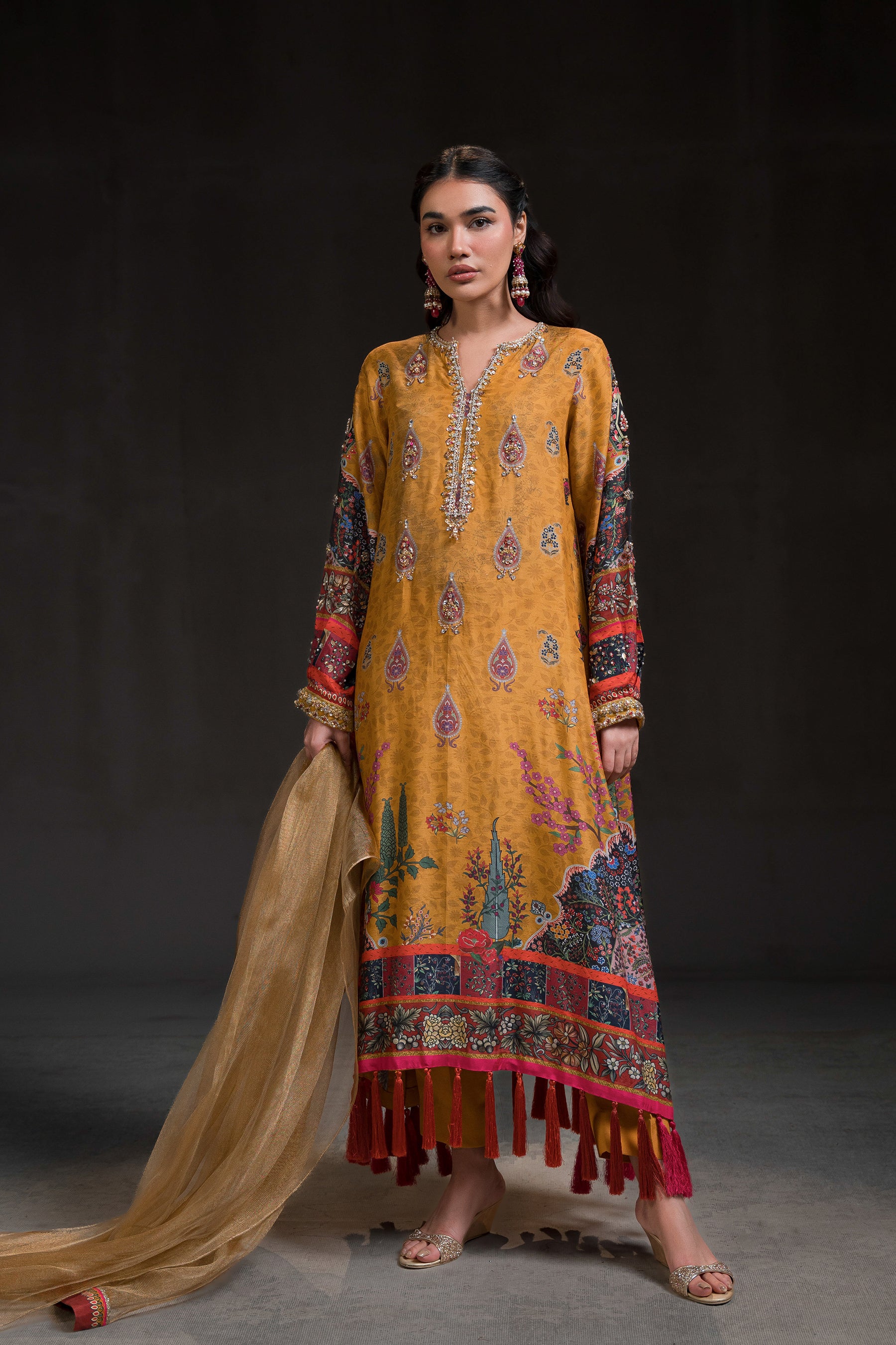 Luxury Kaftan Dresses Design in Pakistan – Ammara Khan